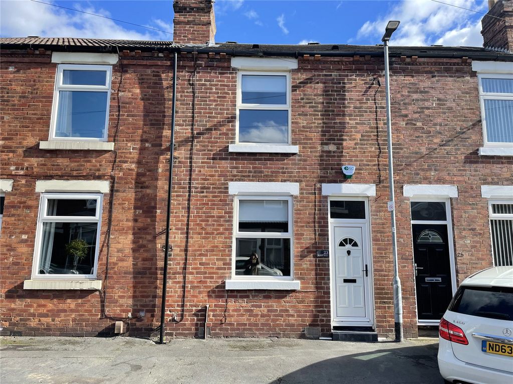 2 bed terraced house to rent in Burkill Street, Wakefield WF1 - Zoopla