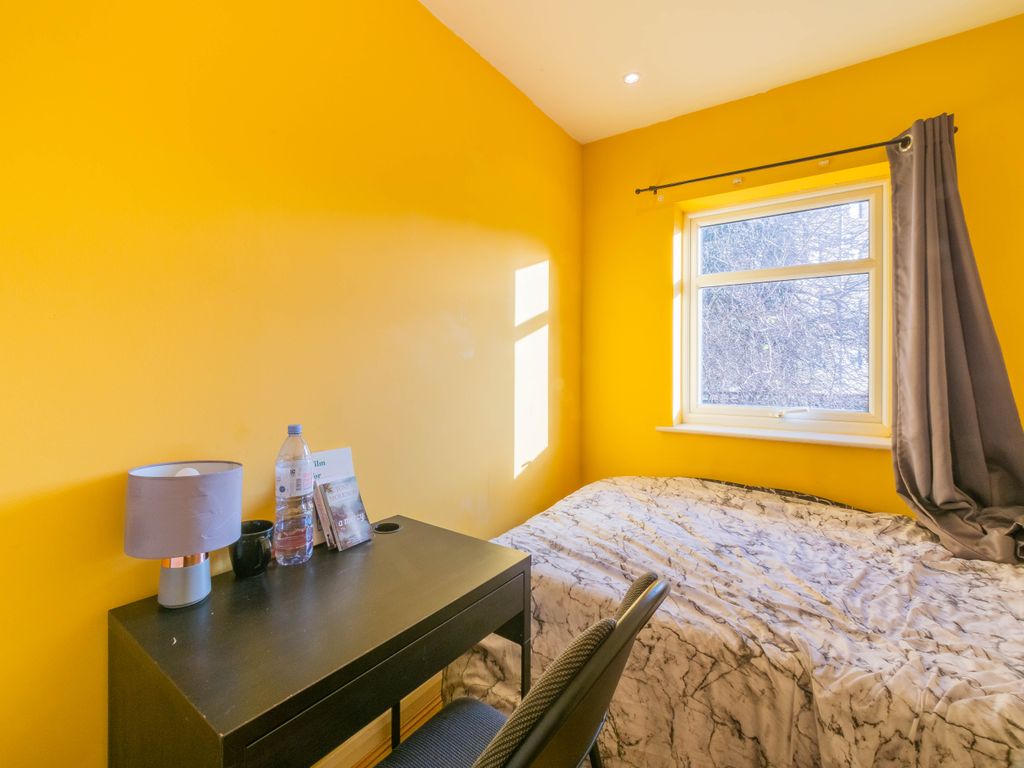 4 bed shared accommodation to rent in Lingard House, London E14 - Zoopla