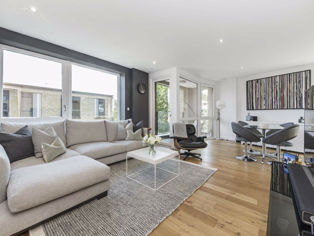 2 bed flat for sale in Eltringham Street, London SW18 - Zoopla