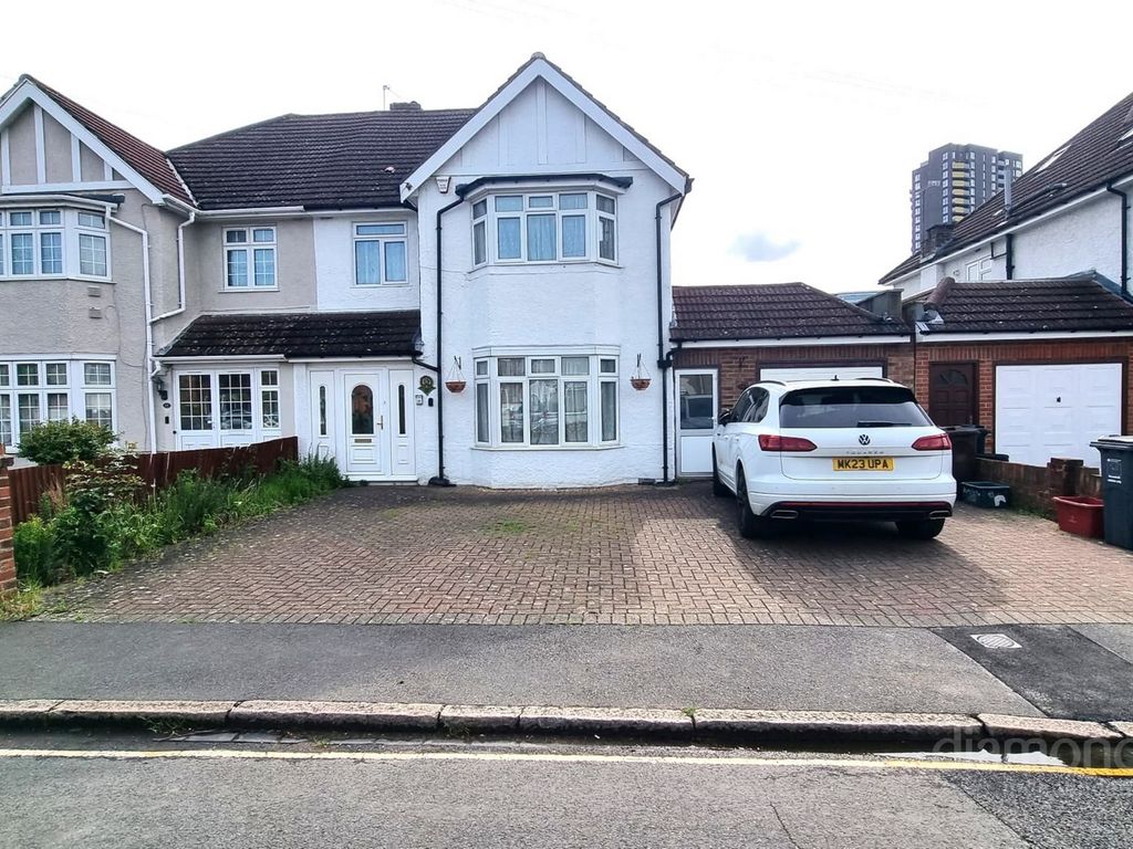 3 Bed Semi Detached House To Rent In Lampton Park Road Hounslow Tw3