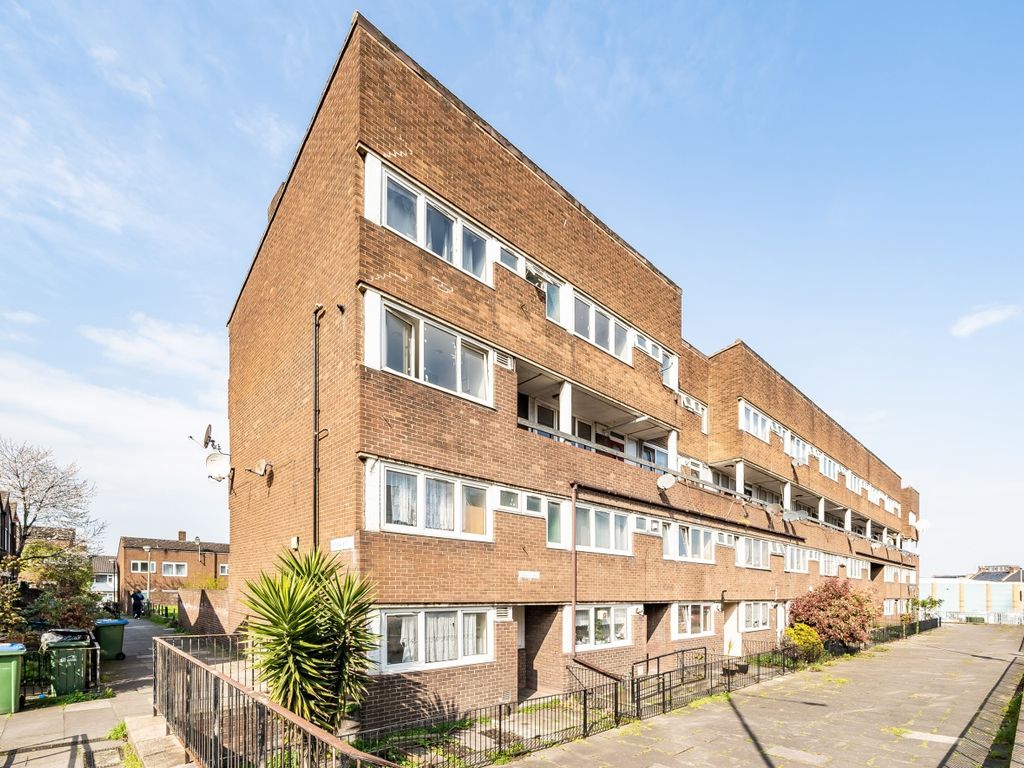 3 bed flat for sale in Lewisham Road, London SE13, £325,000 - Zoopla