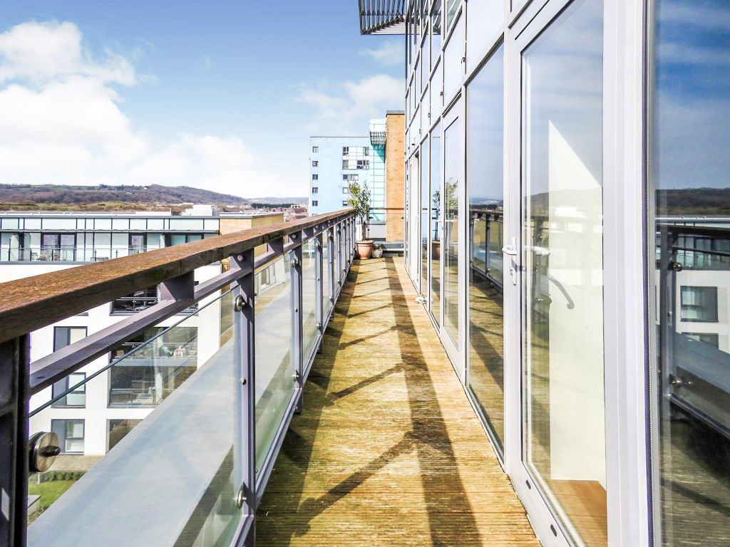 2 bed flat to rent in Ferry Court, Cardiff CF11, £1,200 pcm - Zoopla