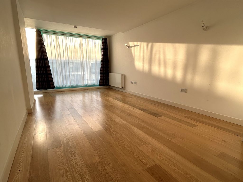 1 bed flat to rent in Cardinal Building, High Point Village, Hayes UB3 ...