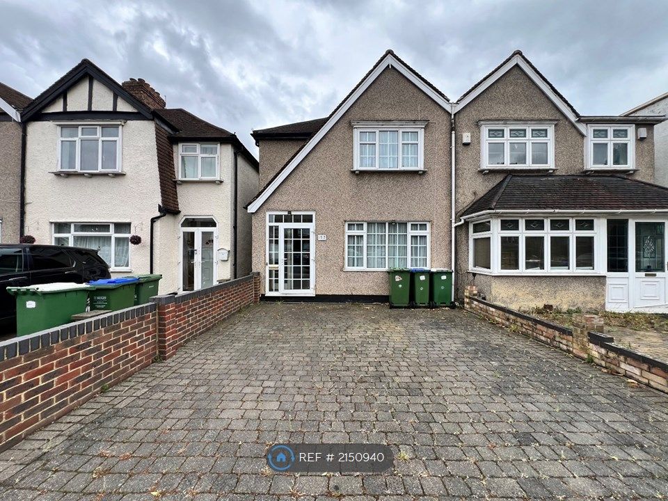 3 Bed Semi Detached House To Rent In Woolwich Road London Se2 £2 000
