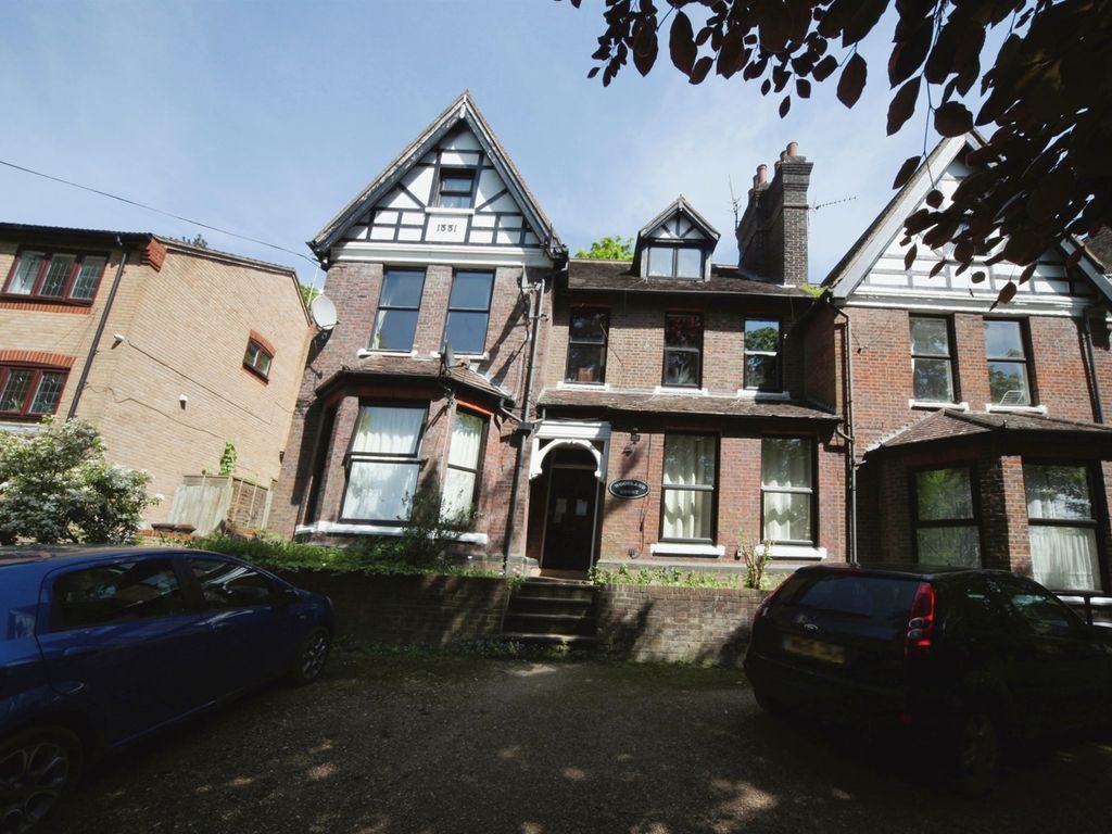 1 bed flat for sale in Hart Hill Drive, Luton LU2, £155,000 - Zoopla
