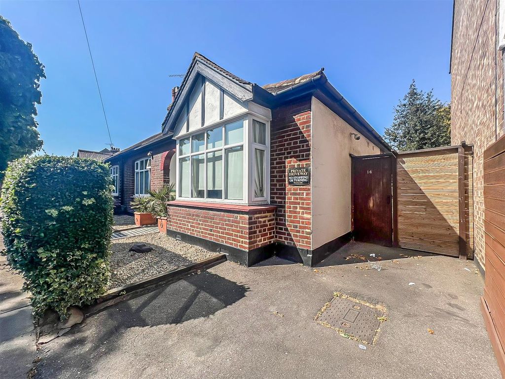 2 Bed Semi Detached Bungalow For Sale In St Benets Road Southend On