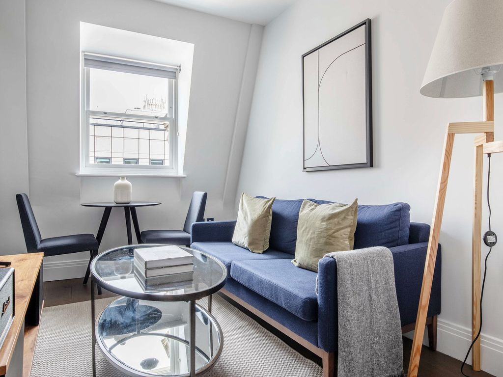 1 bed flat to rent in Holborn, London WC2A, £3,830 pcm - Zoopla