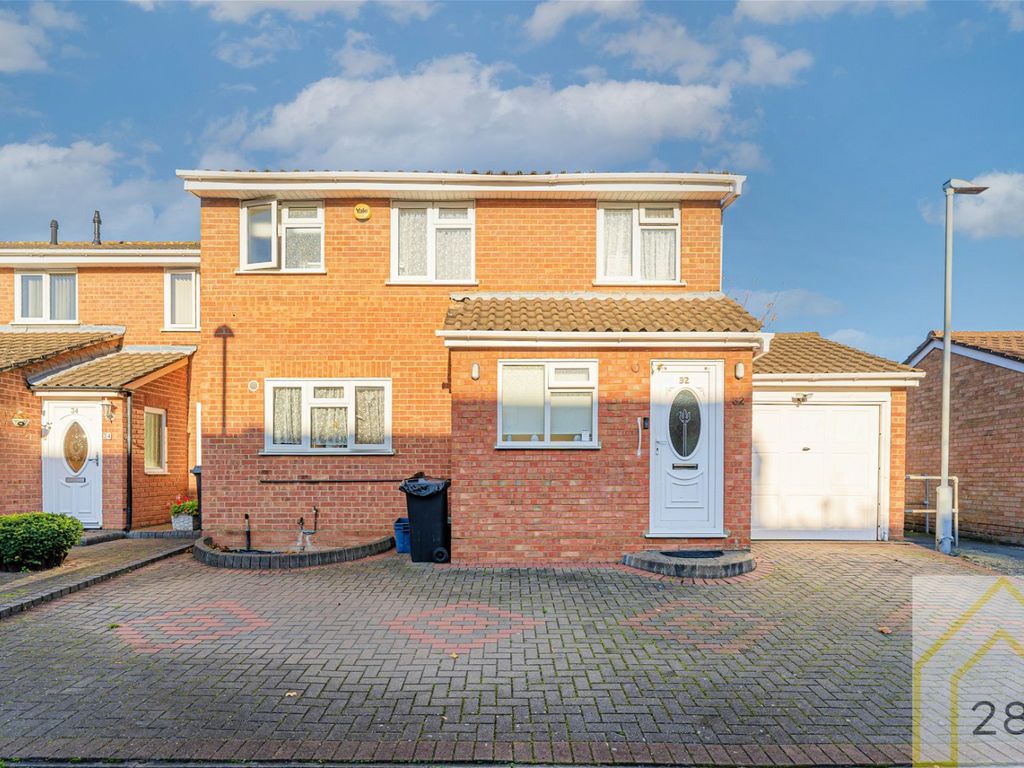 3 Bed End Terrace House For Sale In Millhaven Close Chadwell Heath