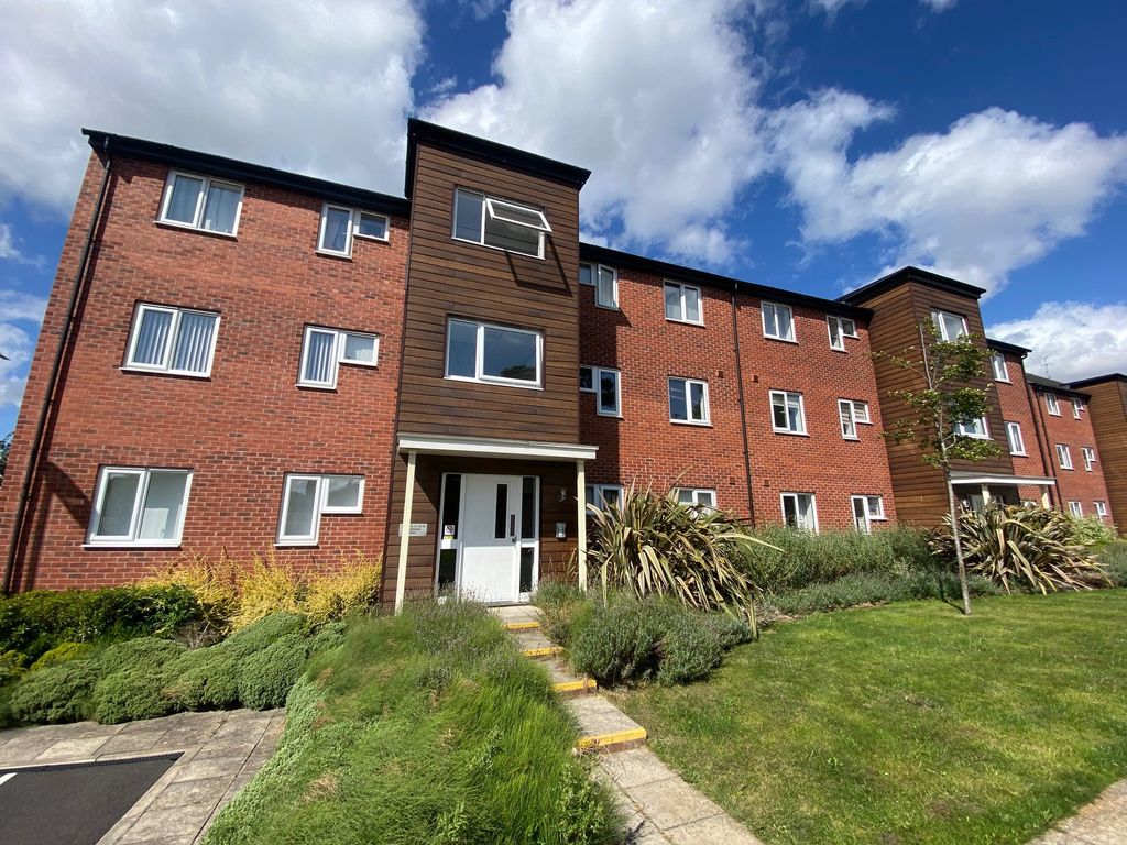 2 bed flat to rent in Pearsons Way, Seacroft, Leeds LS14, £925 pcm - Zoopla