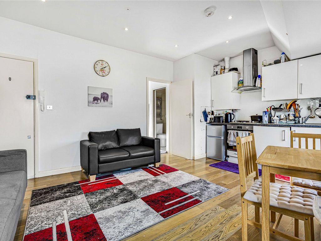 1 bed flat for sale in Voltaire Road, London SW4, £260,000 - Zoopla