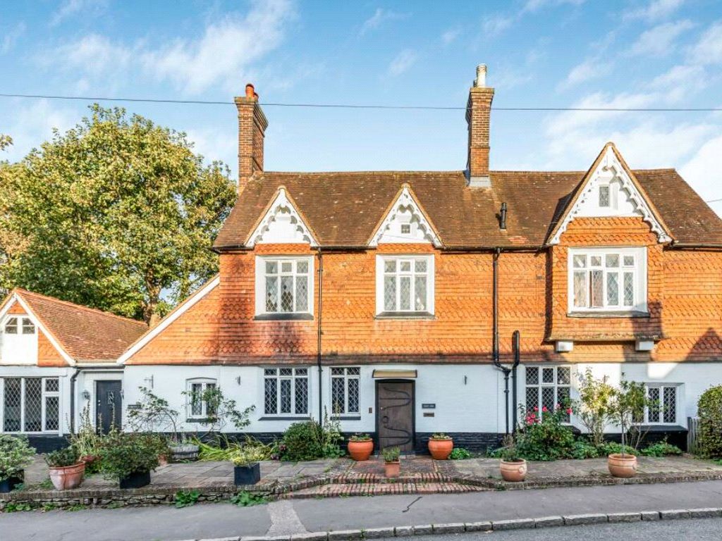 4 bed flat to rent in Hookwood Park, Oxted, Surrey RH8, £2,000 pcm - Zoopla