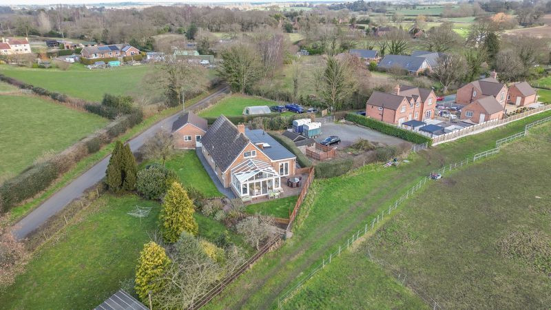 4 bed detached bungalow for sale in 26 Fairview House, Stars Lane, Cold ...