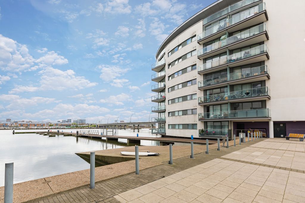 2 bed flat for sale in Basin Approach, London E16 - Zoopla