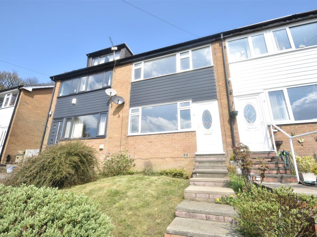 3 bed town house for sale in Wold Close, Thornton, Bradford BD13 - Zoopla