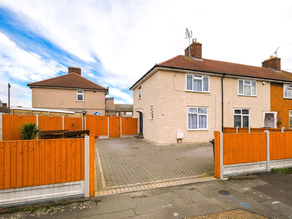2 Bed End Terrace House For Sale In Lynett Road Dagenham Rm8 £375 000