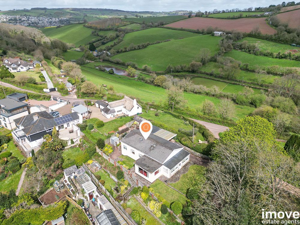 5 Bed Detached Bungalow For Sale In Stokeinteignhead Newton Abbot Tq12