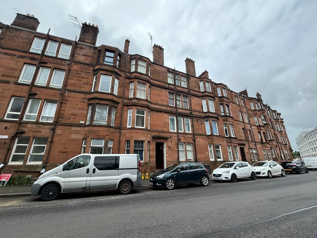 1 bed flat to rent in Newlands Road, Cathcart, Glasgow G44, £800 pcm ...