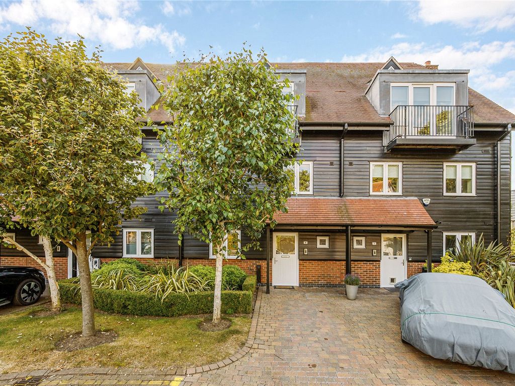 5 bed terraced house to rent in Tallow Road, Brentford TW8, £4,500 pcm ...