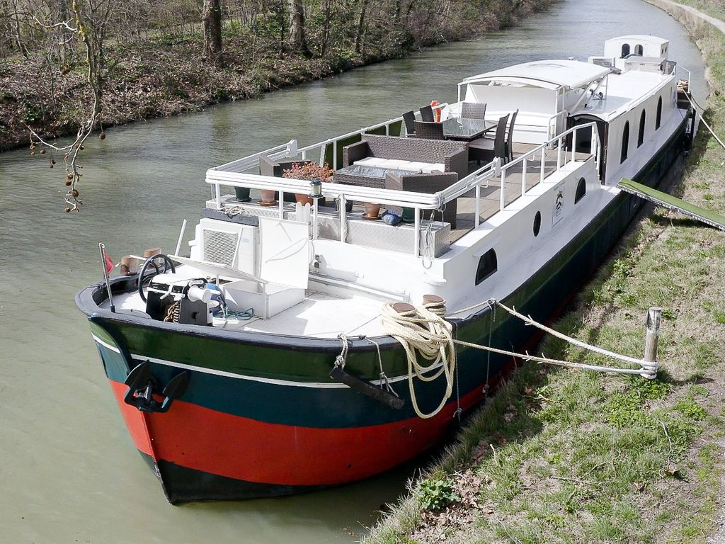 4 bed houseboat for sale in Villepinte, Aude, France, £186,317 - Zoopla