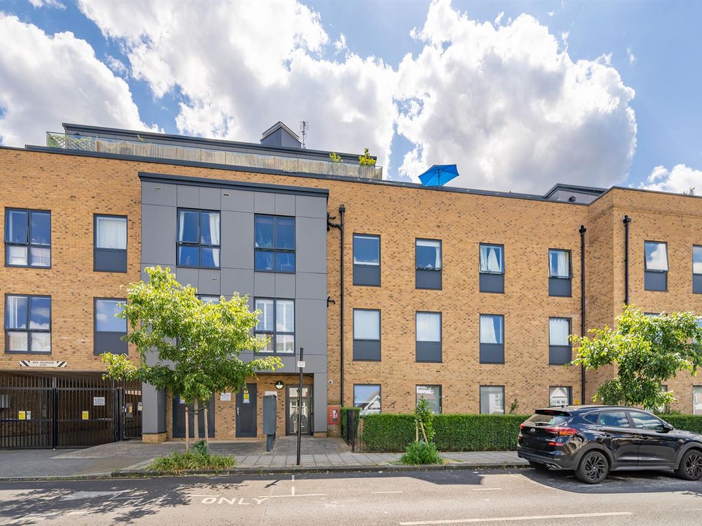1 bed flat for sale in Blairderry Road, London SW2, £375,000 - Zoopla
