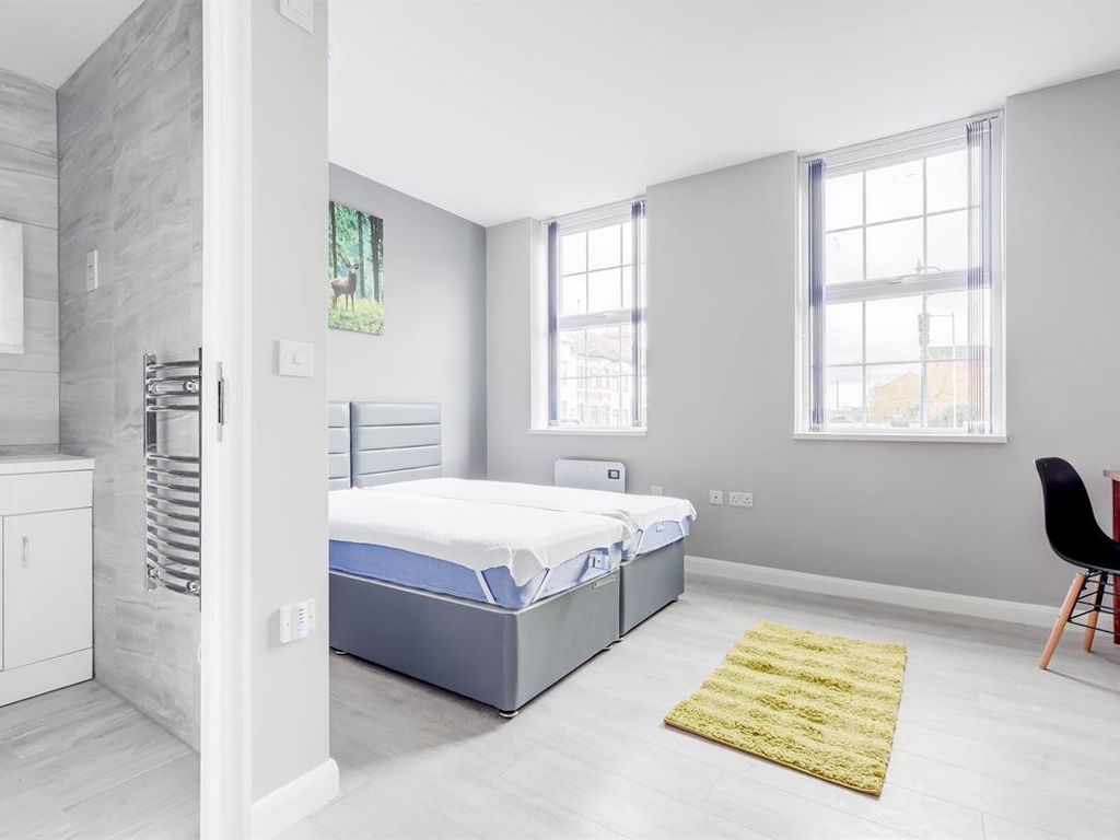 Room to rent in Well Lane, Tranmere, Birkenhead CH42 - Zoopla