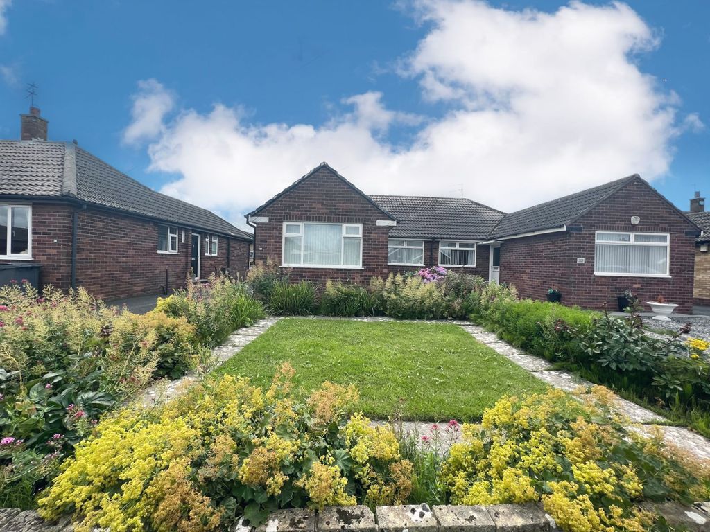 2 bed bungalow for sale in Greenfield Road, Cleveleys FY5 - Zoopla