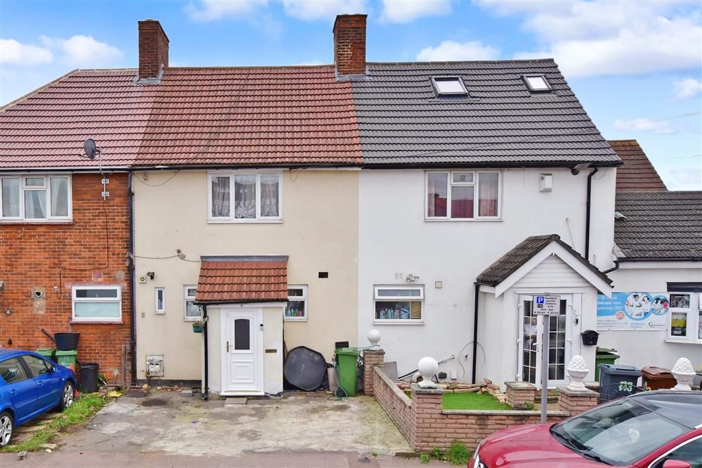 3 Bed Terraced House For Sale In Ford Road Dagenham Essex Rm9 £