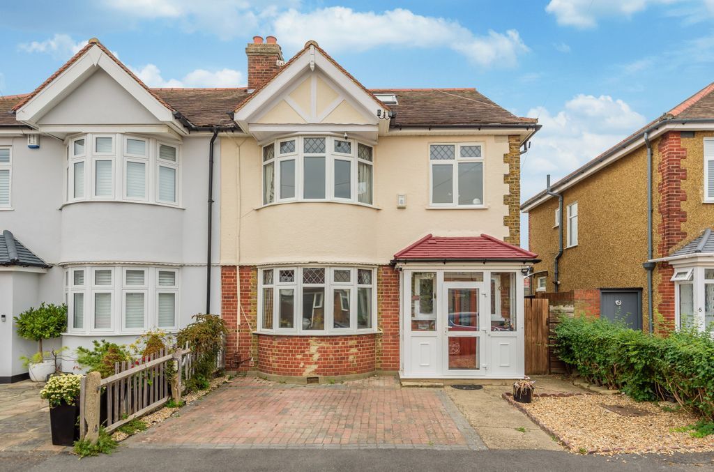 4 Bed Semi Detached House For Sale In Carlton Crescent North Cheam