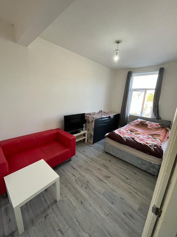 4 bed shared accommodation to rent in Monton Road, Eccles, 9 M30 - Zoopla