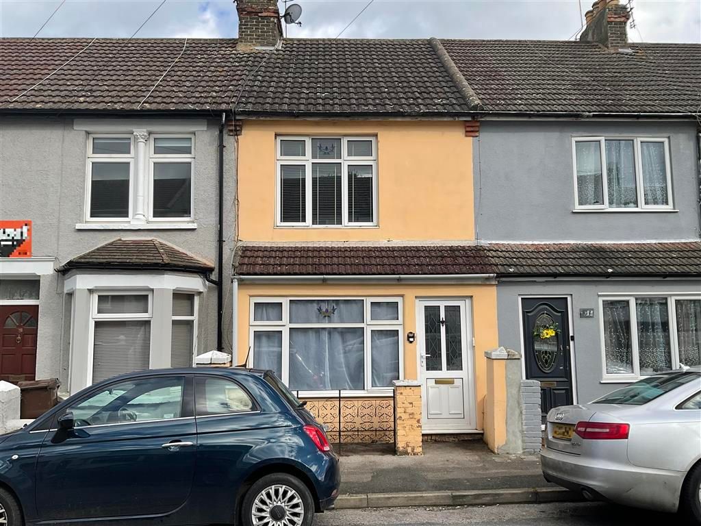 3 Bed Terraced House For Sale In Corporation Road Gillingham Kent Me7