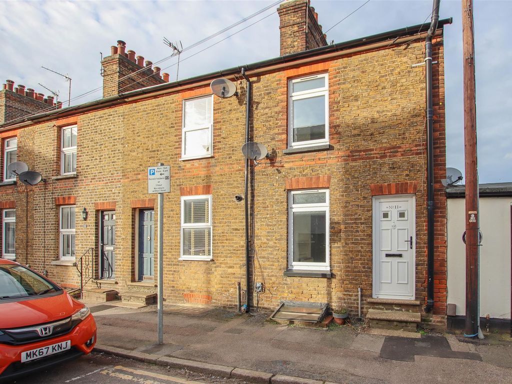 3 Bed End Terrace House For Sale In Mead Lane Hertford Sg13 £365 000