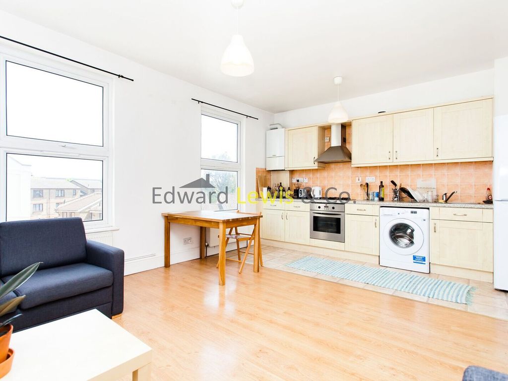 3 bed flat to rent in Clarence Road, London E5 - Zoopla