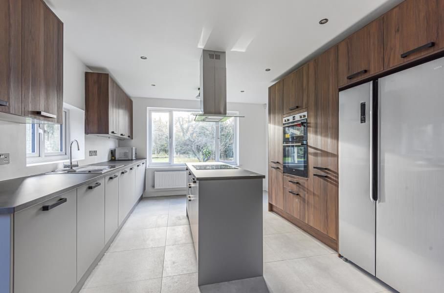 4 bed detached house to rent in Green Road, Egham TW20 - Zoopla