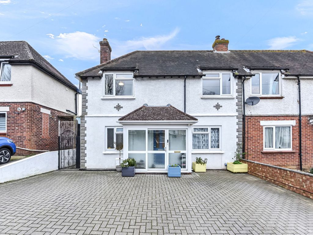 3 Bed Semi Detached House For Sale In York Road Maidstone Kent Me15
