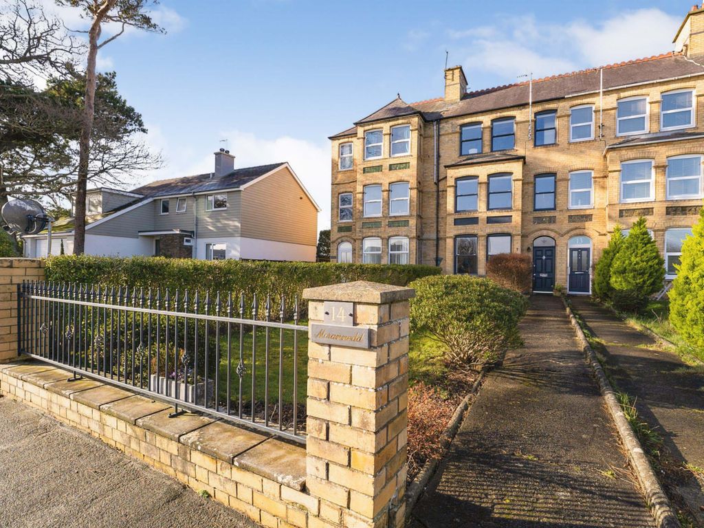 4 bed town house for sale in Cardiff Road, Pwllheli, Gwynedd LL53, £ ...