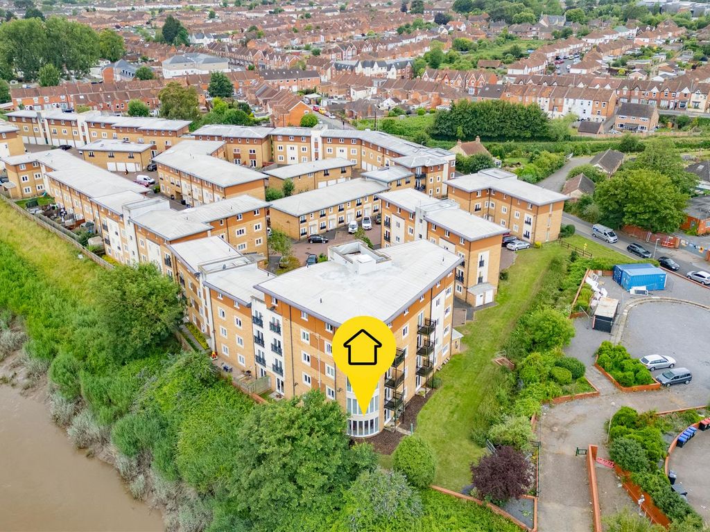 2 bed flat for sale in Manley Gardens, Bridgwater TA6, £159,500 - Zoopla