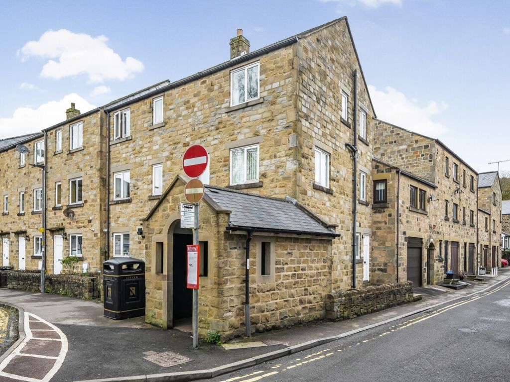 3 bed town house to rent in Police Houses, King Street, Pateley Bridge ...