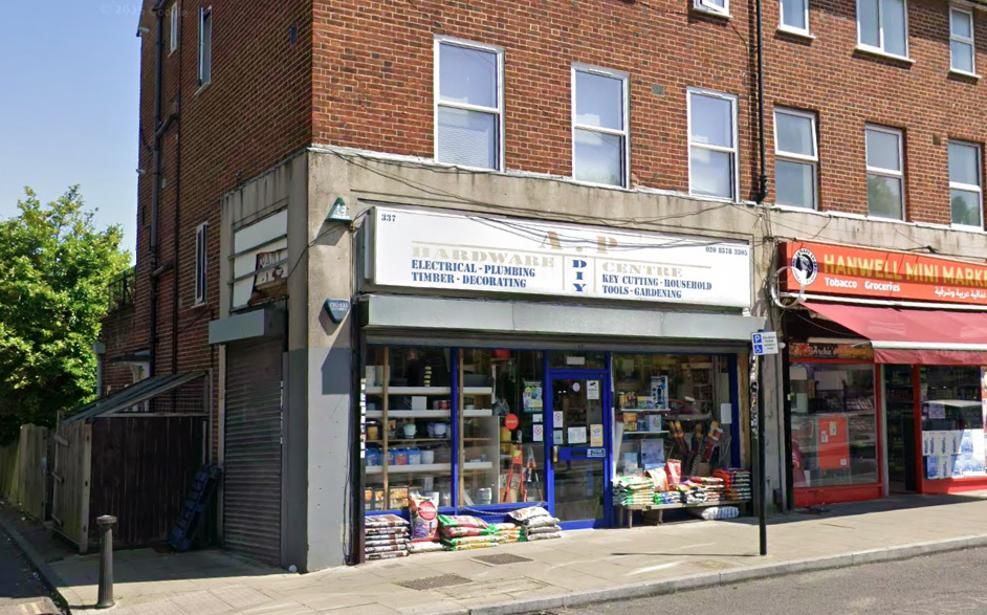 Greenford Avenue, Hanwell, London W7, Retail premises to let, £17,500 ...