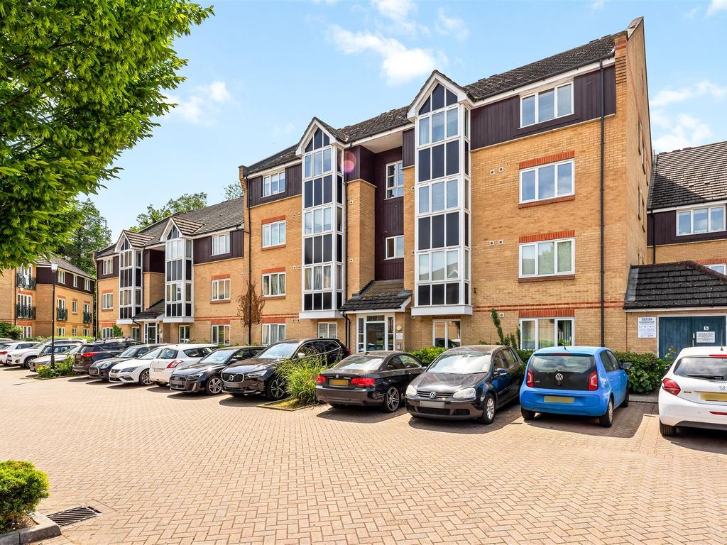 2 bed flat for sale in Faraday Road, Guildford GU1 - Zoopla