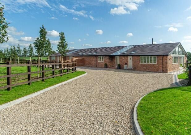 3 bed detached house to rent in Wood Lane, Aldridge, Walsall WS9, £ ...