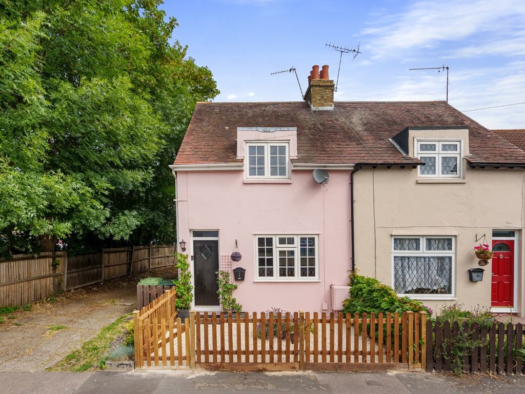 3 Bed Semi Detached House For Sale In Walnut Tree Avenue Wilmington