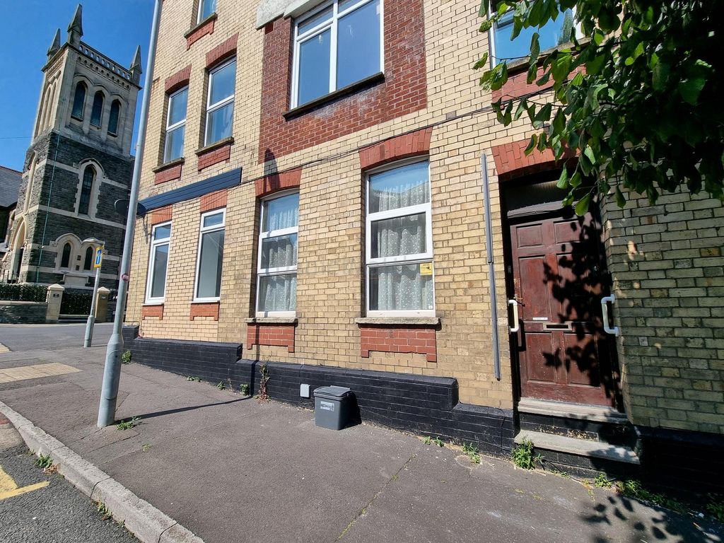 1 bed property to rent in Trinity Street, Barry CF62, £775 pcm - Zoopla
