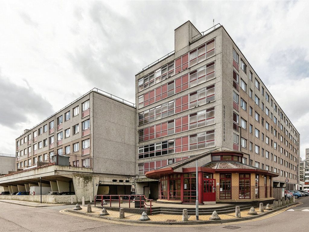 2 bed flat for sale in Adams Road, London N17 - Zoopla