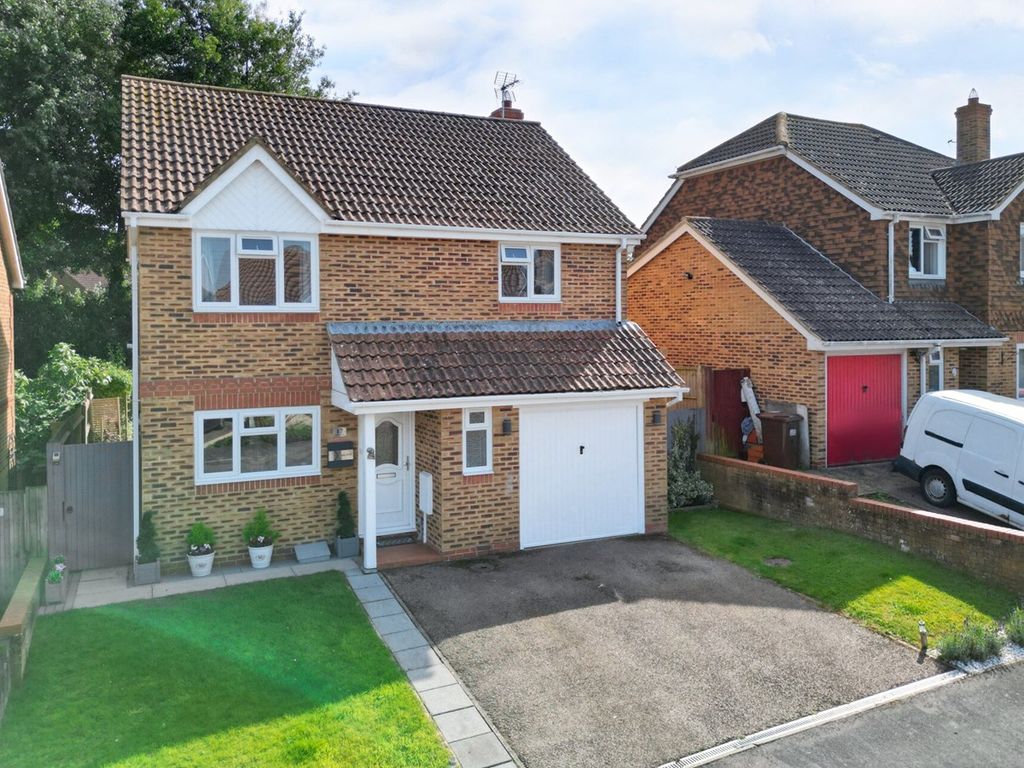 4 bed detached house for sale in Regnum Close, Eastbourne BN22, £ ...