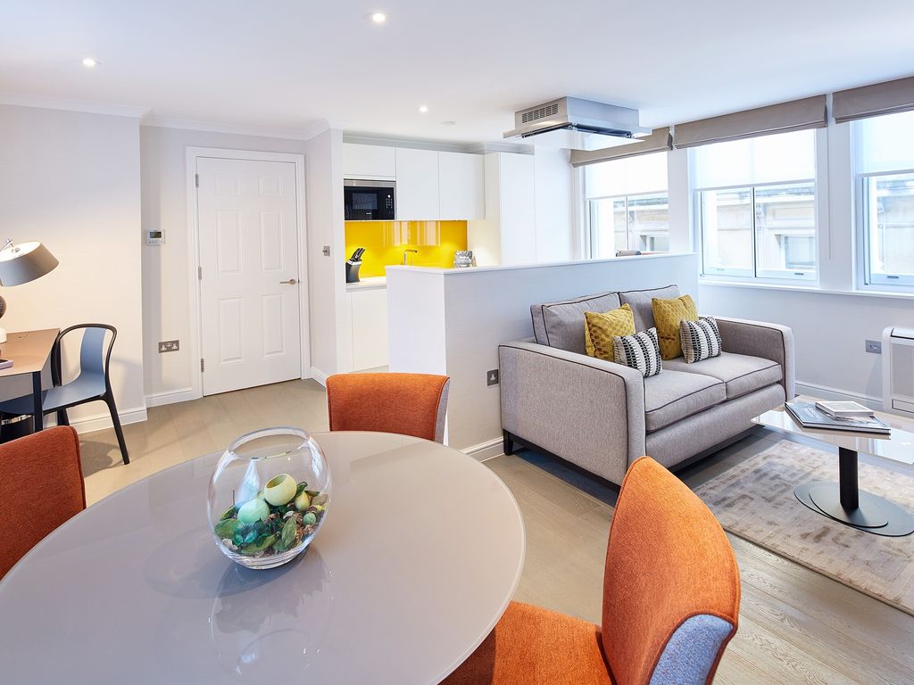 1 bed flat to rent in Bow Lane, London EC4M, £4,767 pcm - Zoopla