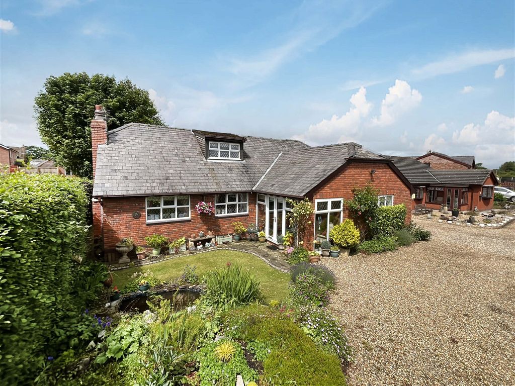 4 bed detached house for sale in Barn Close, Mere Brow PR4, £550,000 ...