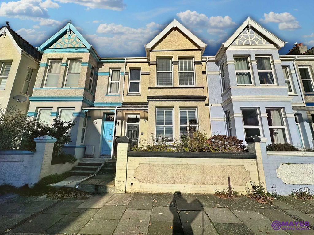 4 Bed Terraced House For Sale In Chestnut Road Peverell Pl3 £375 000