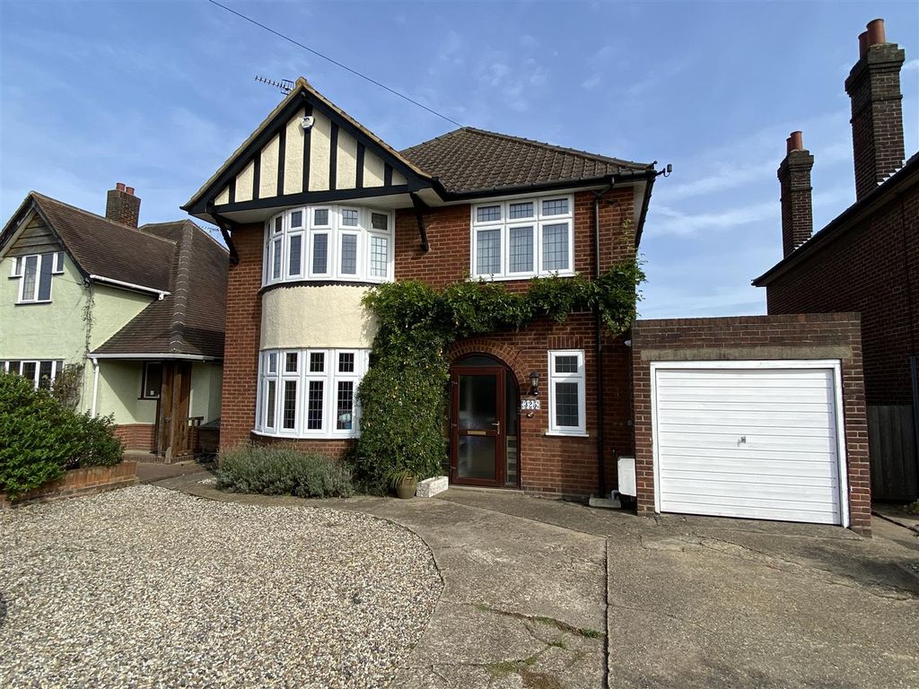 4 Bed Detached House For Sale In Colchester Road Ipswich Ip4 £500 000