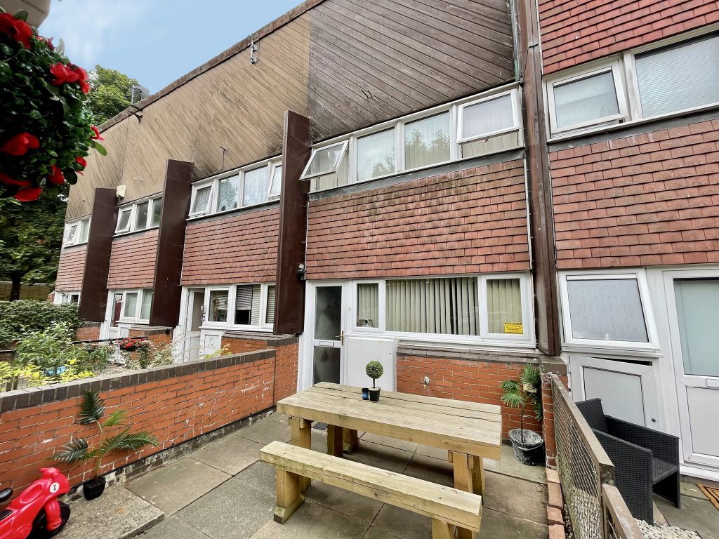 2 bed end terrace house for sale in Moorfoot, Fullers Slade, Milton ...