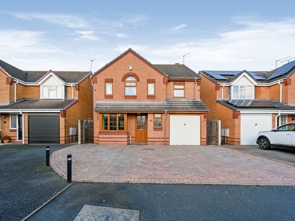 5 bed detached house for sale in Kings Croft, Cannock, Staffordshire ...